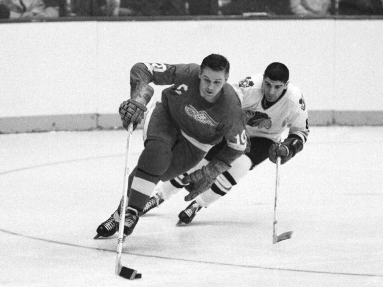 Red Wings legend and Hockey Hall of Famer Alex Delvecchio dies at 93 ...
