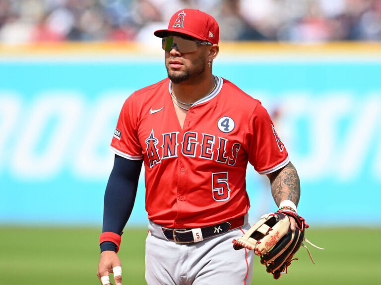 Report: Angels bring back Moncada on 1-year, $4M deal | theScore.com