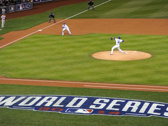10 photos you need to see from Game 6 of the World Series