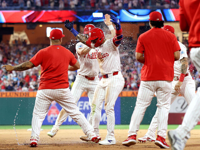 Phillies beat Red Sox on 1st walk-off catcher's interferenc…