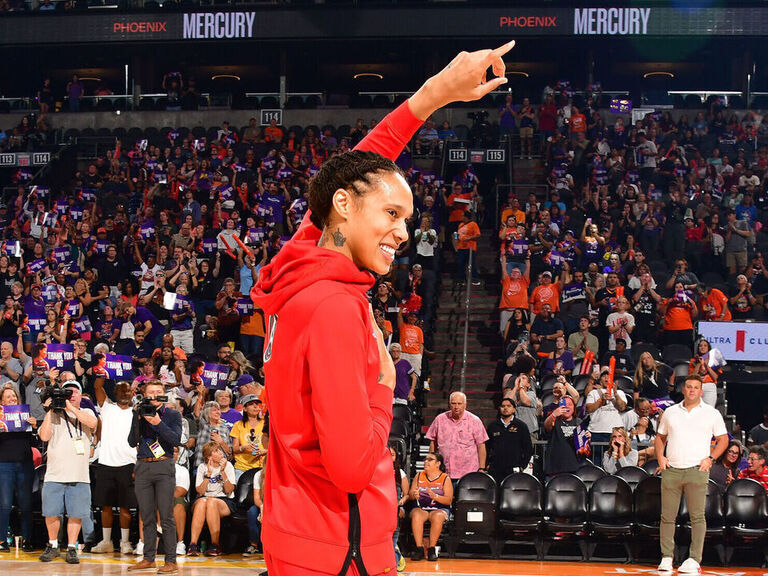 Dream beat Mercury as Griner returns to Phoenix for 1st time | theScore.com