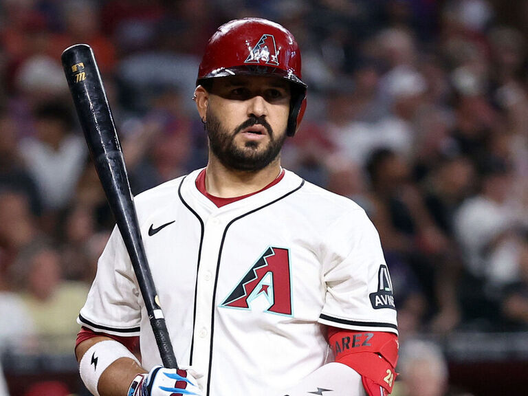 X-rays negative after D-Backs' Suárez hit on hand | theScore.com