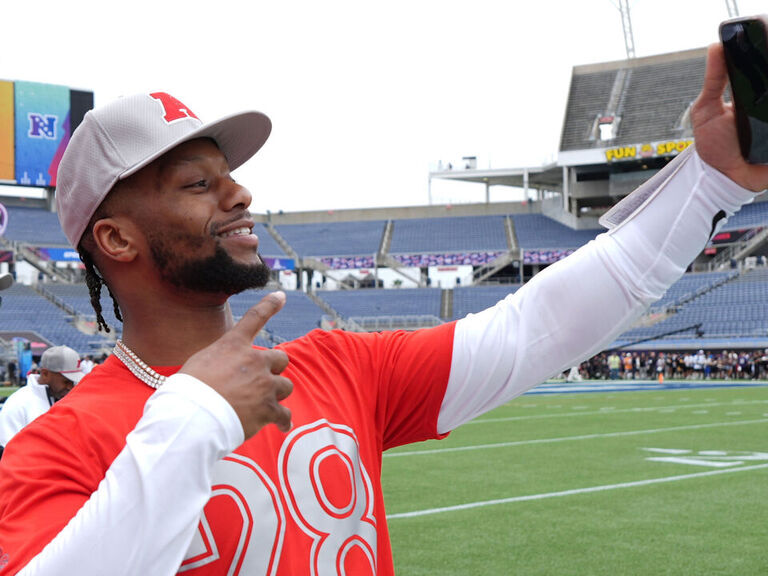 Report: Texans' Mixon facing extended absence due to foot injury | theScore.com