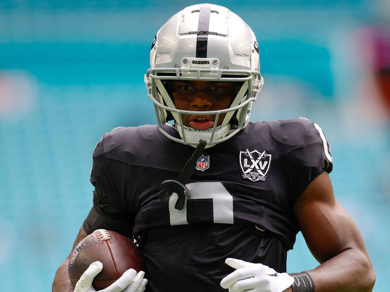 Report: Raiders deal Bennett to Eagles for Booker | theScore.com
