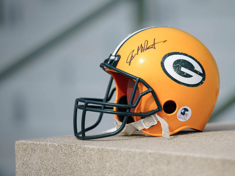 Ex-Packers star Billy Howton dies at 95 | theScore.com