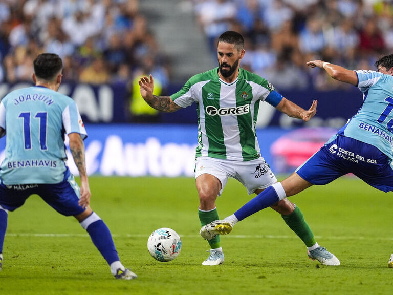 Real Betis' Isco fractures leg in preseason friendly | theScore.com