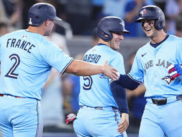 Blue Jays 1st AL team to 70 wins with victory over Cubs | theScore.com