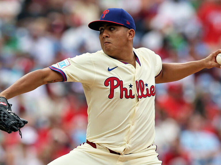 Red Sox finalize 5-year, $130M deal with Ranger Suárez | theScore.com