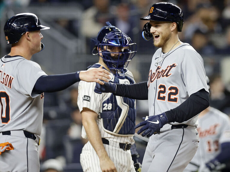 Tigers score 9 runs in 7th as Yankees' bullpen implodes in loss ...
