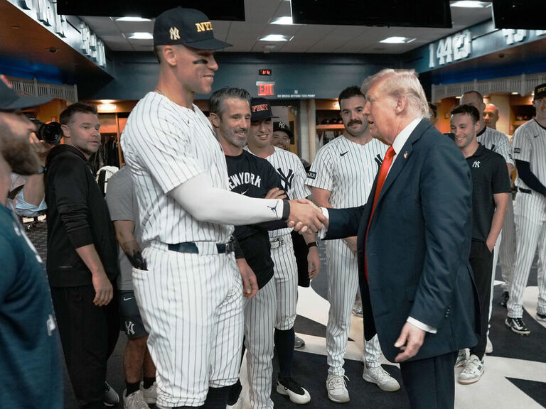 Trump attends Yankees game to commemorate 9/11 | theScore.com