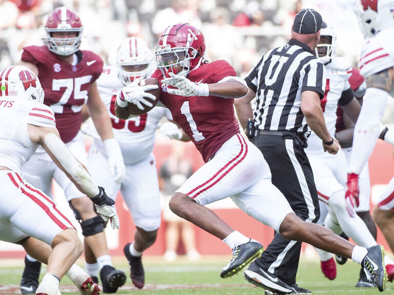Simpson delivers as Alabama handles Wisconsin for 2nd straight year ...