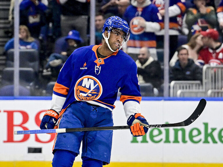 Islanders' Duclair says Roy apologized for calling his play 'god-awful ...