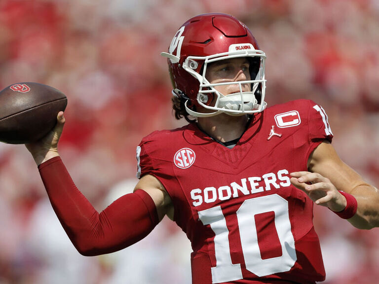 Oklahoma's Mateer to undergo hand surgery | theScore.com