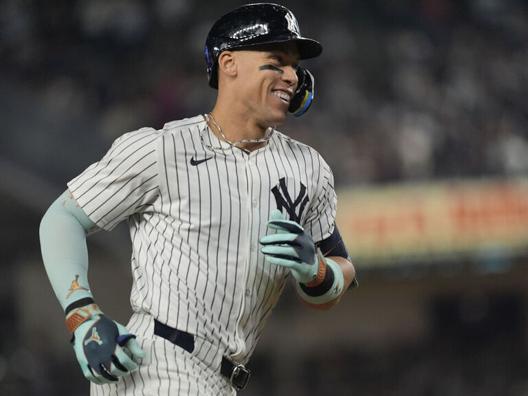 Yankees move into 1st-place tie with Blue Jays in AL East | theScore.com