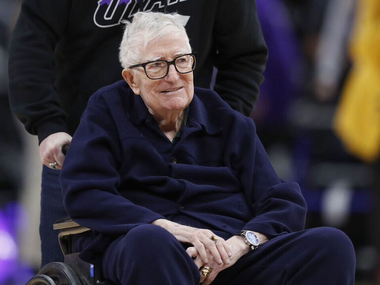 Jazz to wear jersey patch honoring former coach Frank Layden | theScore.com