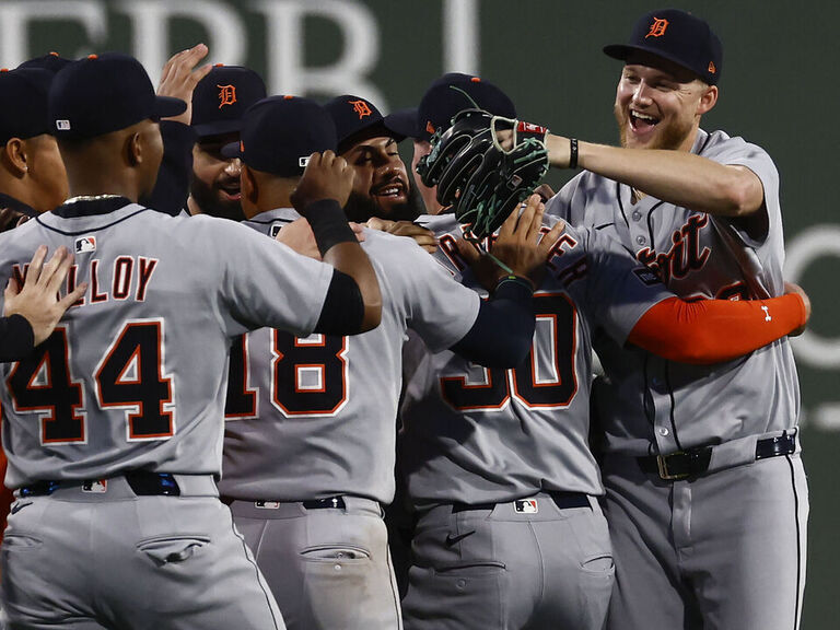 Tigers clinch playoff berth after September swoon | theScore.com