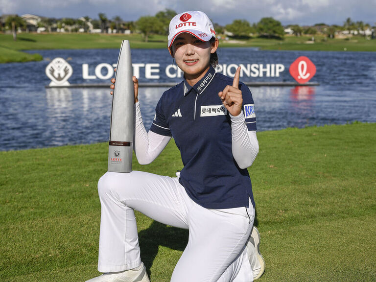 Youmin Hwang birdies 5 of last 6 holes for 1st LPGA title | theScore.com