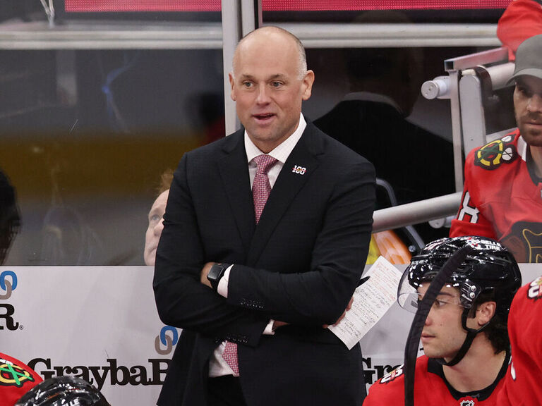 Blashill gets 1st win as coach of Blackhawks | theScore.com