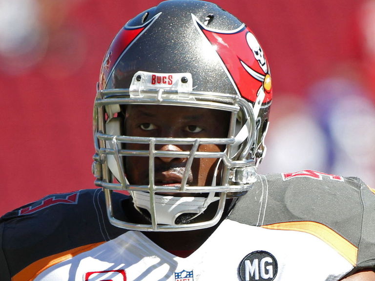 Buccaneers' Gerald McCoy returns to game vs. Lions after injury scare ...