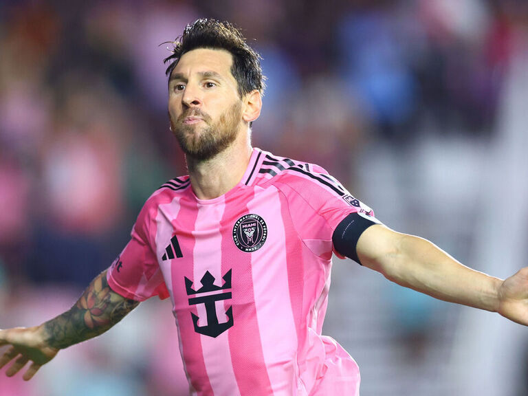 Messi extends Inter Miami contract through 2028 | theScore.com