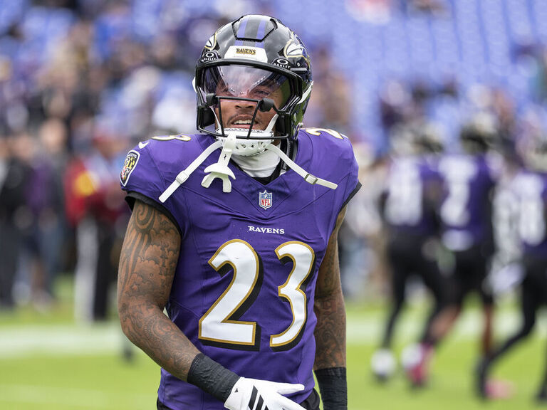 Eagles acquire Alexander from Ravens for late-round pick swap ...