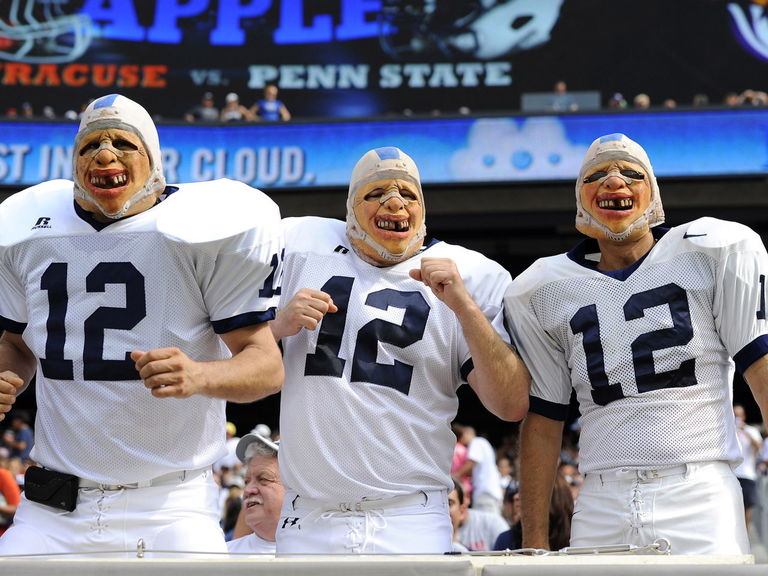 PHOTO: Penn State kicker Joey Julius is large | theScore.com