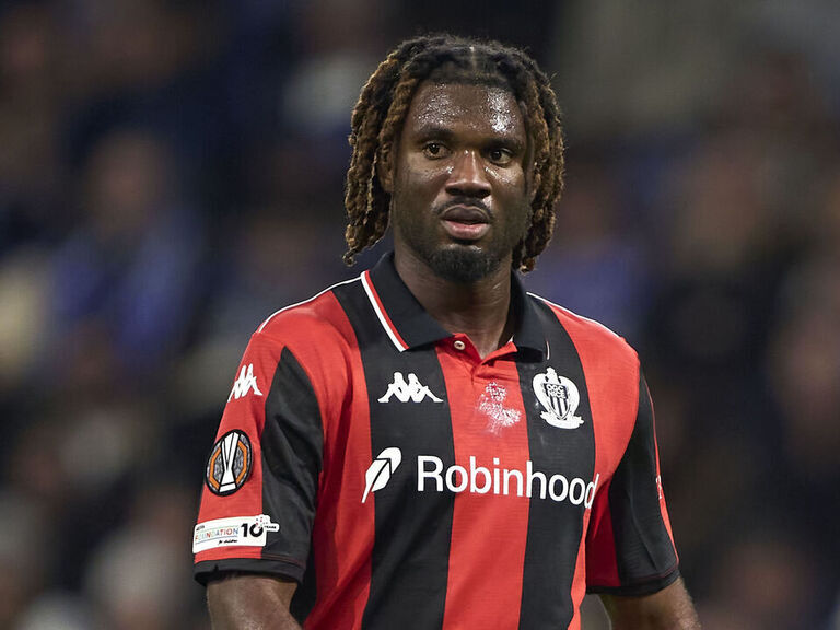 Frustrated Nice fans attack players after 6th straight loss | theScore.com