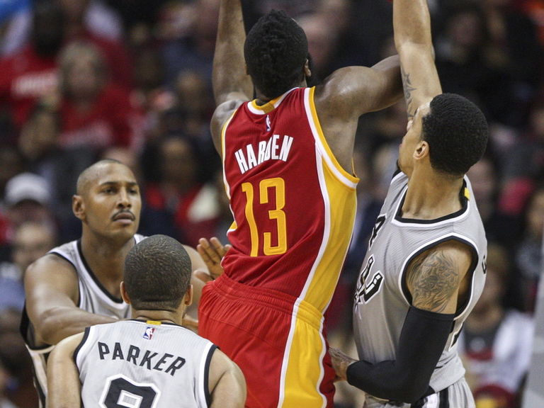 VIDEO: James Harden dunks all over Aron Baynes | theScore.com