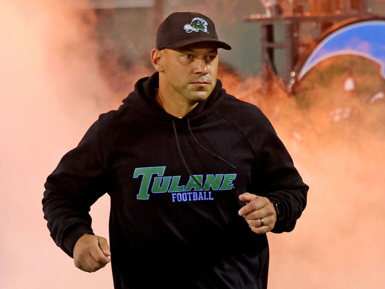 Tulane coach Sumrall mourns father's death day before CFP debut ...