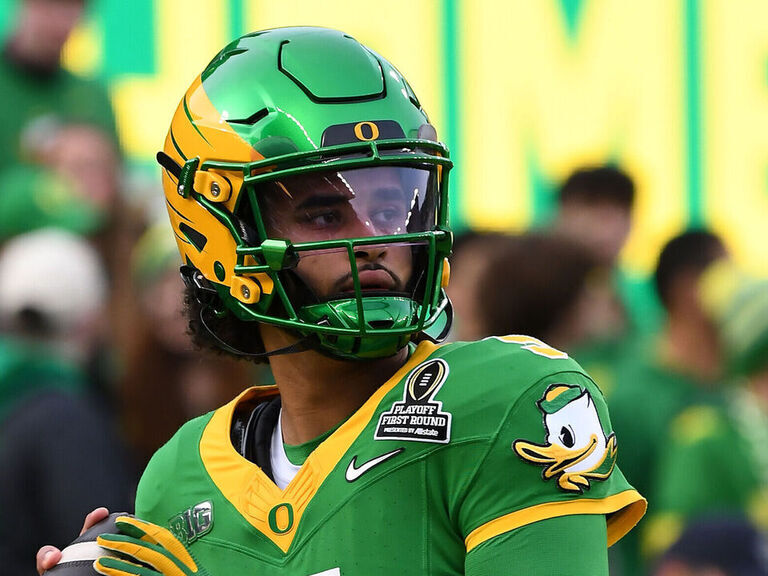 Oregon's Moore reveals struggles with mental health | theScore.com