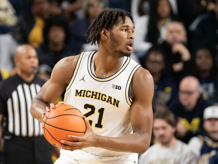 Johnson scores career-high 29, No. 2 Michigan rolls past USC | theScore.com