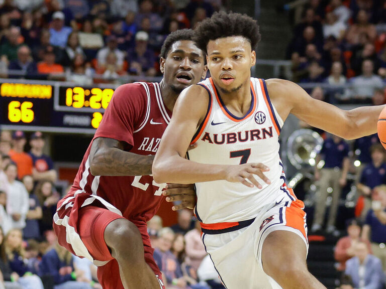 Hall posts 2nd straight 30-point game as Auburn blows out Arkansas ...