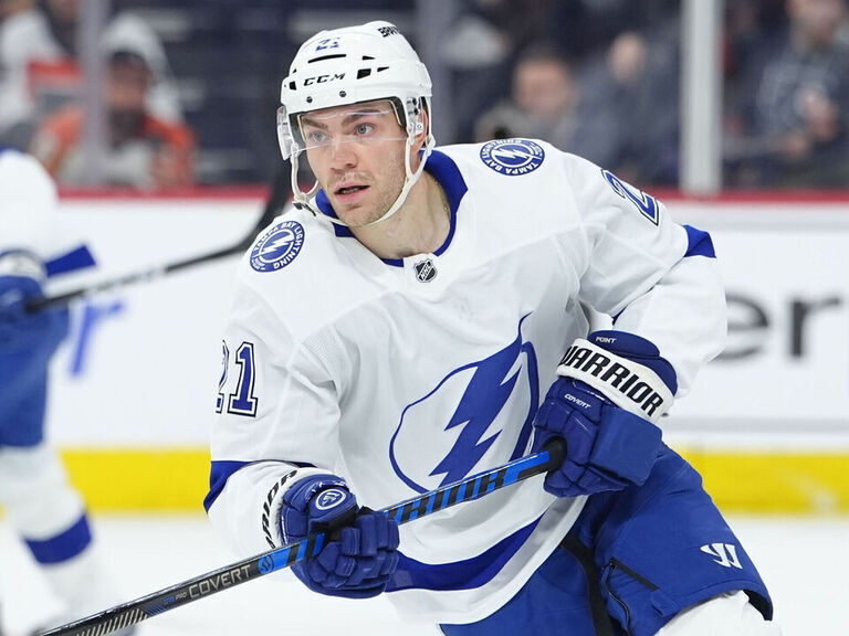 Lightning's Point sustains apparent knee injury after scoring goal ...