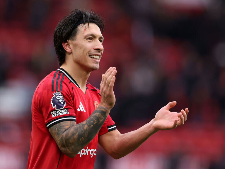 Martinez hits back at Scholes after height joke: Say it to my face ...