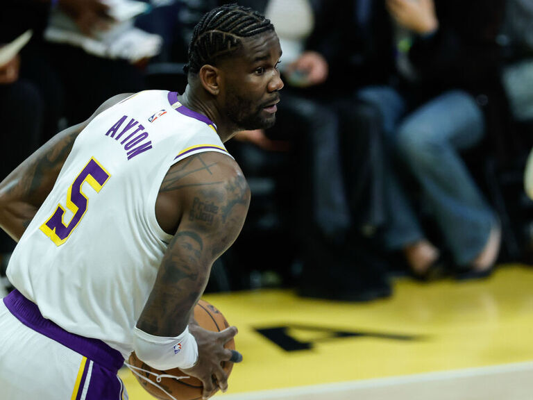 Ayton makes Lakers history in win over Toronto | theScore.com