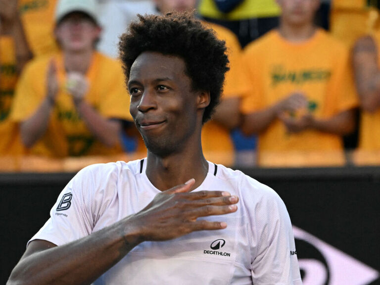 Monfils bids emotional farewell to Aussie Open after 1st-round loss ...