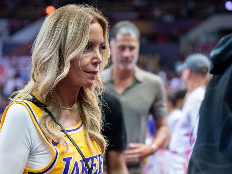 Report: Jeanie Buss felt LeBron was ungrateful after Lakers drafted ...