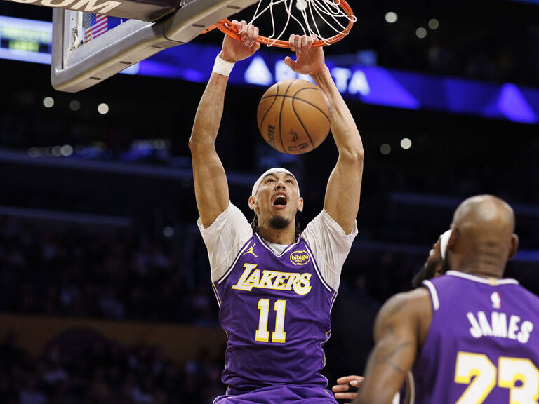 Report: Lakers' Hayes, Spurs' Bryant accept invites to dunk contest ...