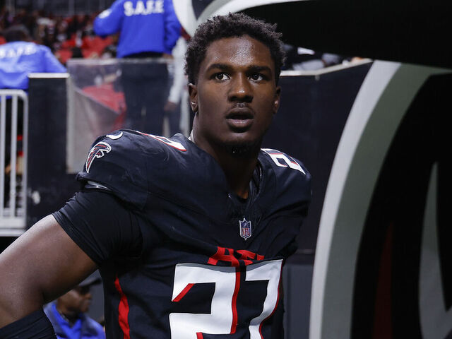 Pearce returns to Falcons for minicamp | theScore