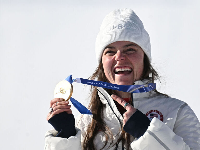 Breezy Johnson's gold in women's downhill gives U.S. 1st medal of Games ...