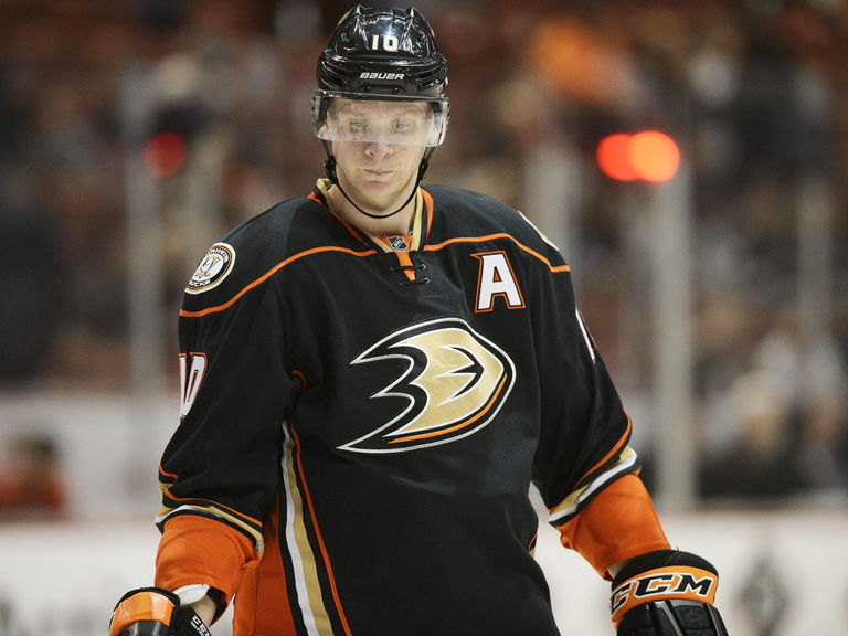Ducks' Perry considered signing with Maple Leafs | theScore.com