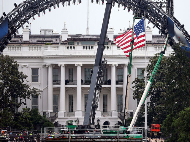 UFC cage under construction on White House lawn | theScore