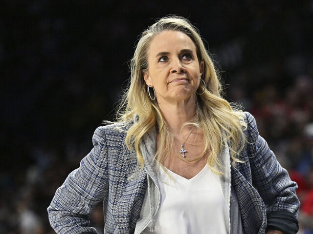 Hammon stands by 'small player' take as Brunson leads Knick…
