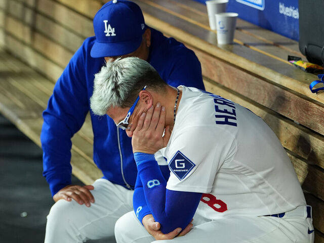 Dodgers' Roberts: Kiké Hernández has 'significant tear' of