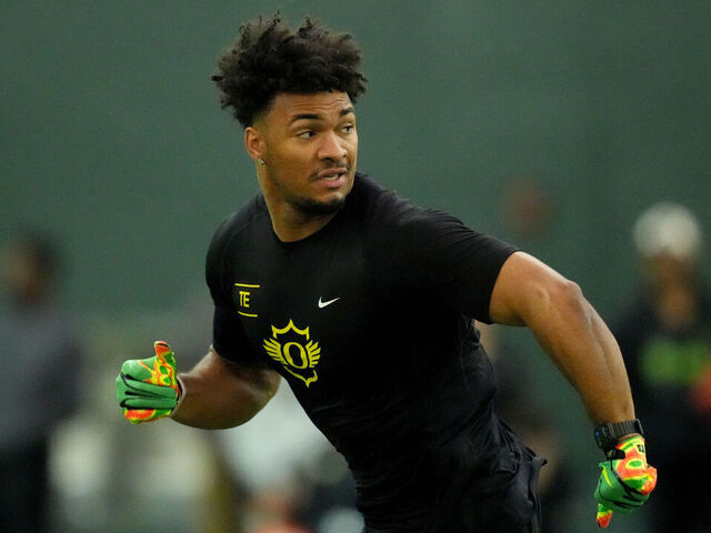 Jets expect Sadiq to be ready for training camp after herni…