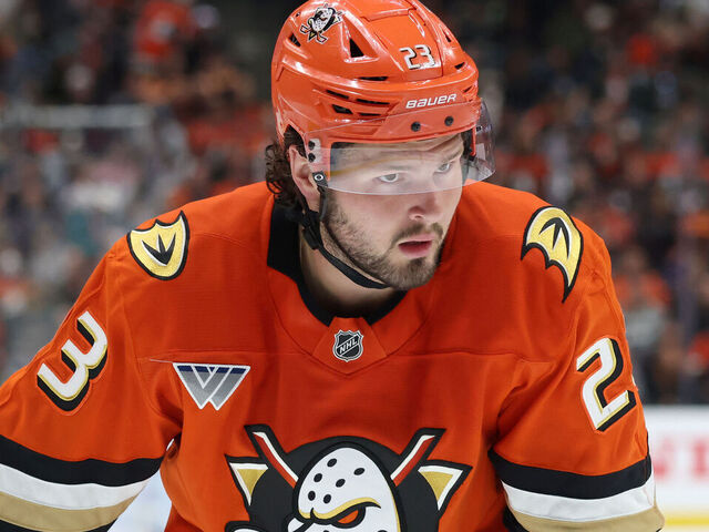 Report: Senators eye Ducks' McTavish | theScore