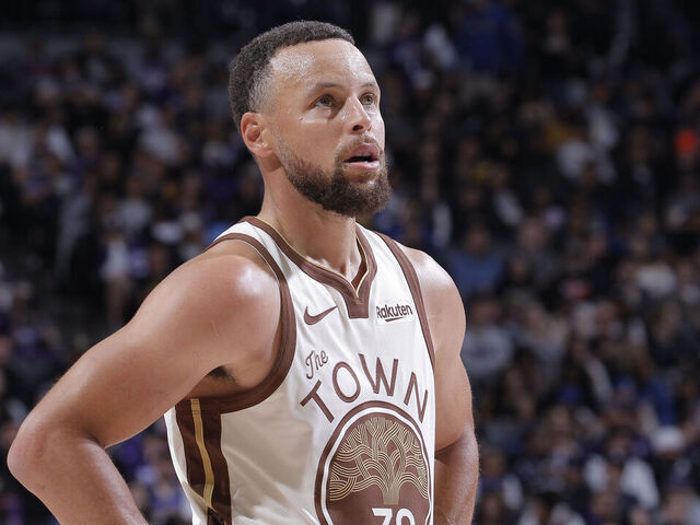 Curry signs reported 10-year deal with Li-Ning worth over