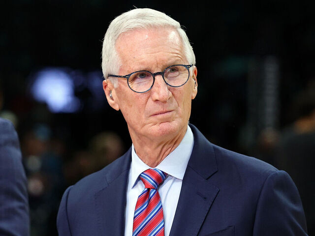Knicks won't change Mike Breen's approach to calling Finals…