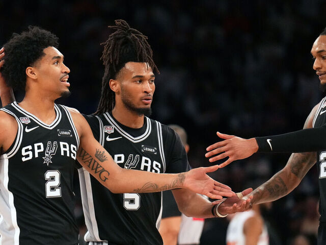 Spurs undaunted by hostile environment at MSG | theScore
