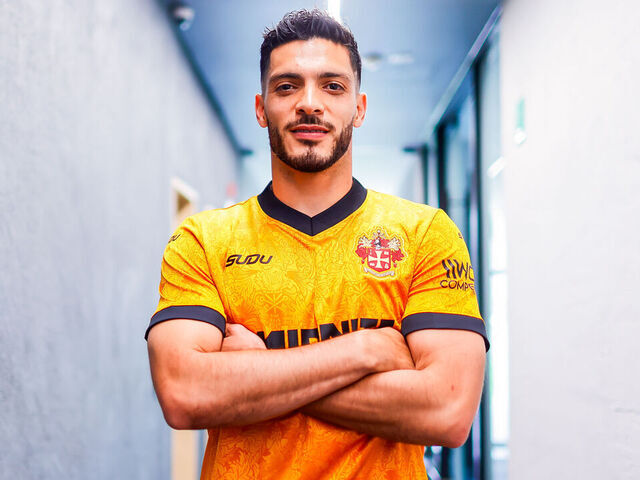 Jimenez returns to Wolves on initial 2-year deal | theScore